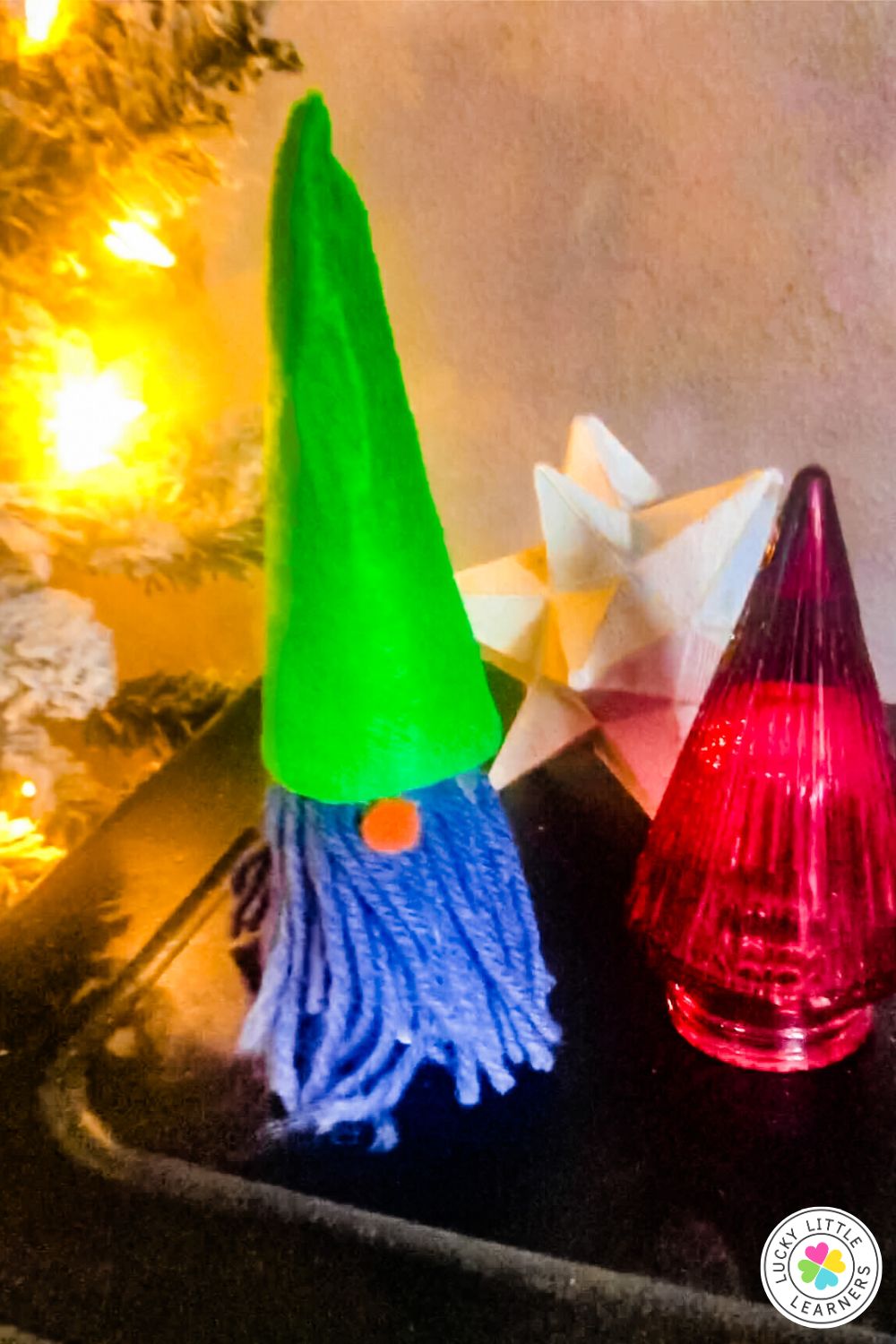 Easy Holiday Crafts for Kids Roundup - Lucky Little Learners